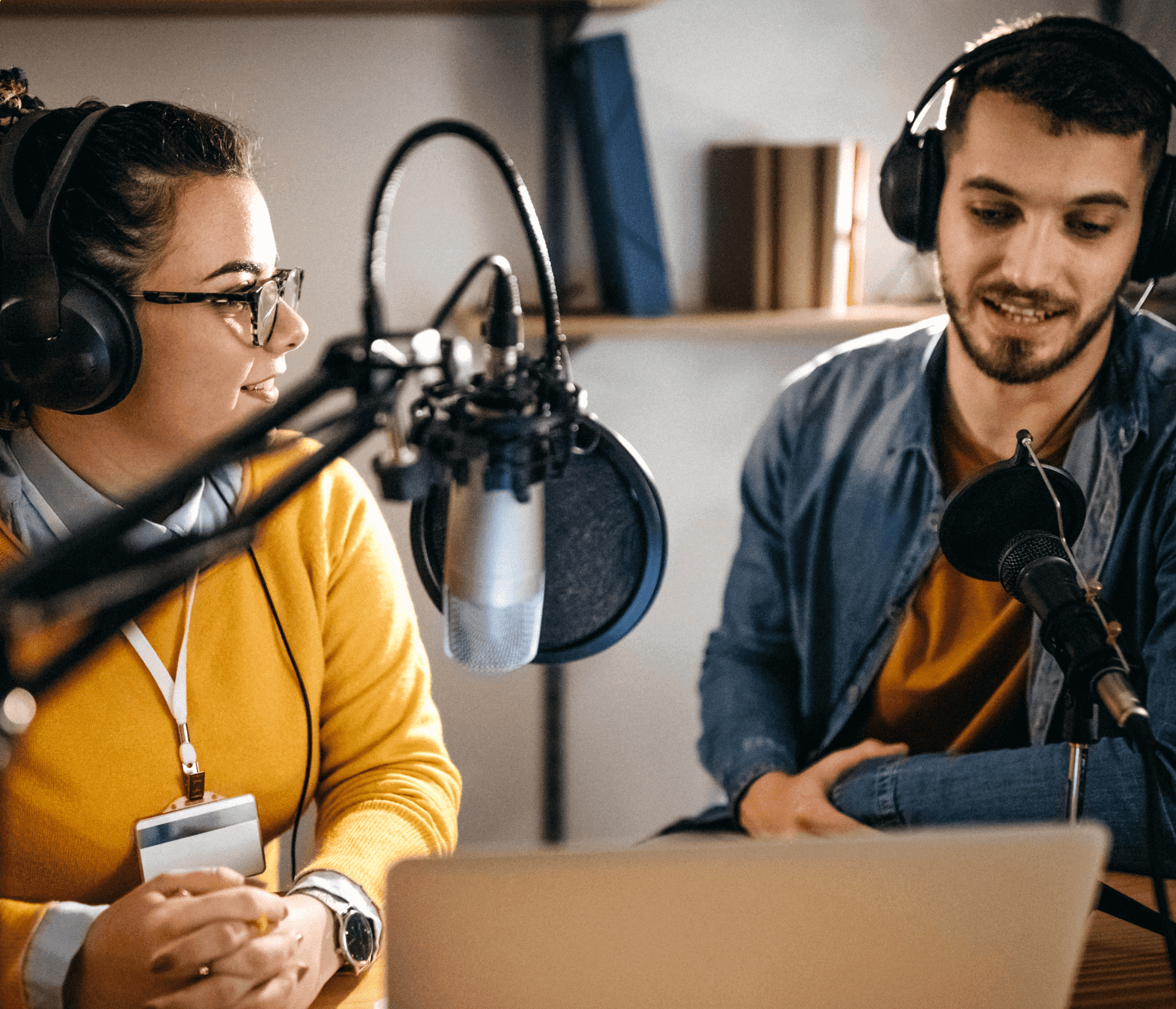 Los podcast y audiolibros como un formato de moda para este 2023 | 100